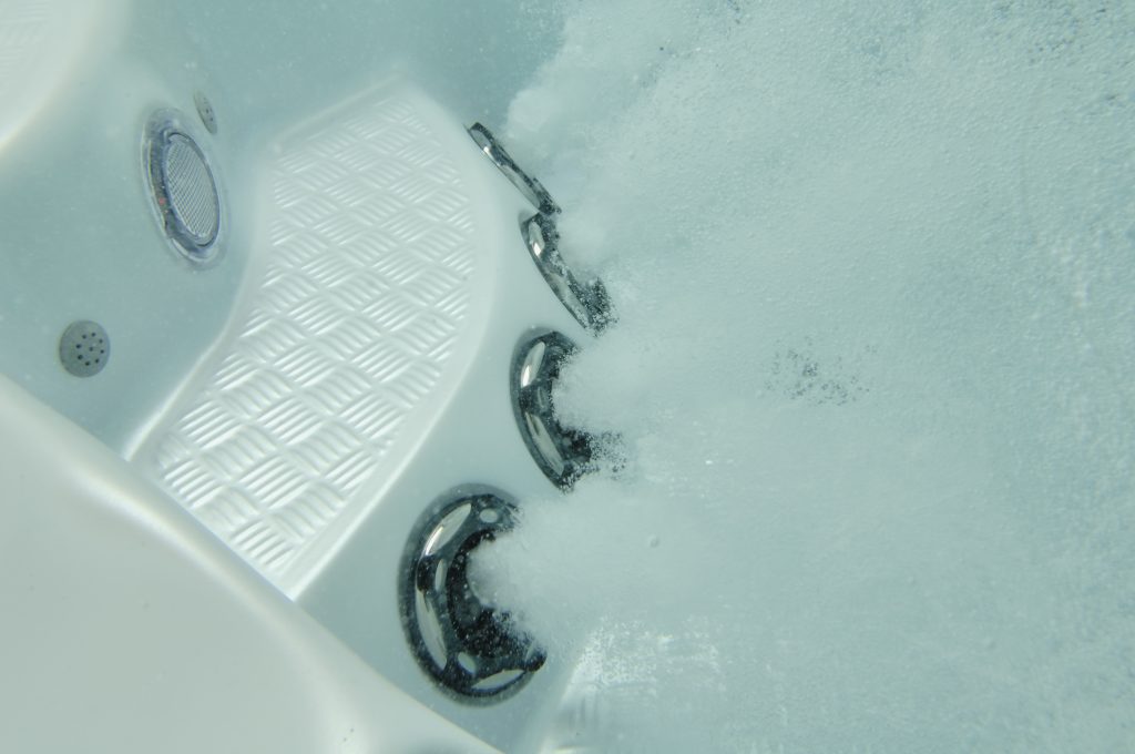 Beachcomber 720 Hybrid4+ (80" x 88" x 38") 6 Person - Hot Tub ...